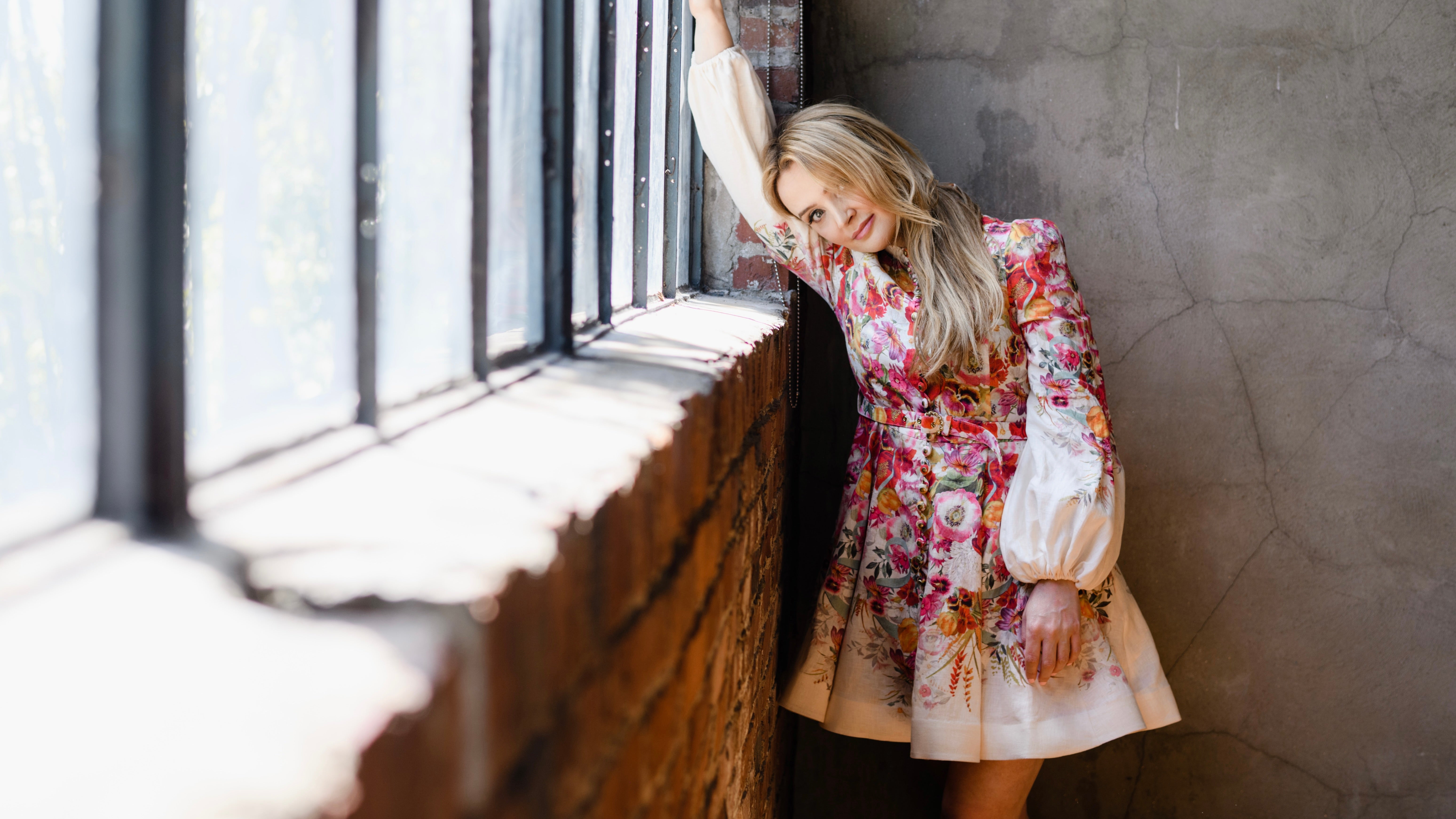 Emma Swift – Undertow Shows